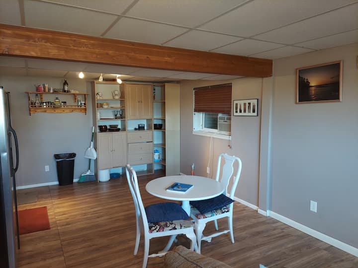 Studio Apartment With Lots Of  Natural Light. - Utah