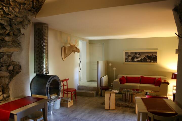 Chambre Atypique De Charme Avec Terrasse, Salle De Bain Avec Douche à L'italienne - Risoul