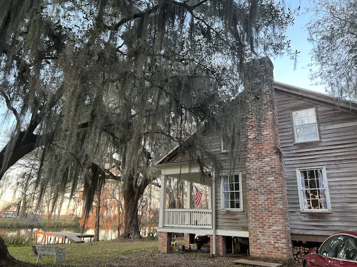 Magical Moon 🌙 Over Bayou Cottage - Cottages for Rent in Franklin ...