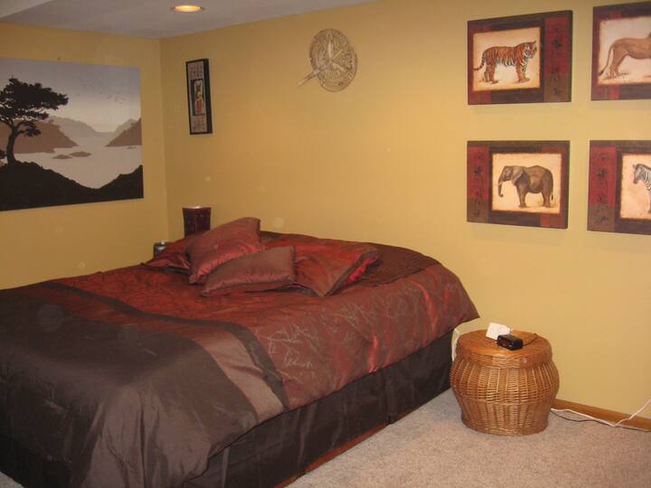 Quiet Residential Basement - Fort Collins, CO