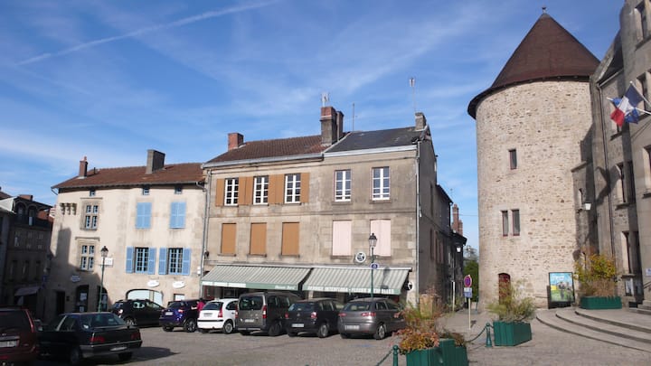 Holiday Apartment In Medieval Town - Creuse