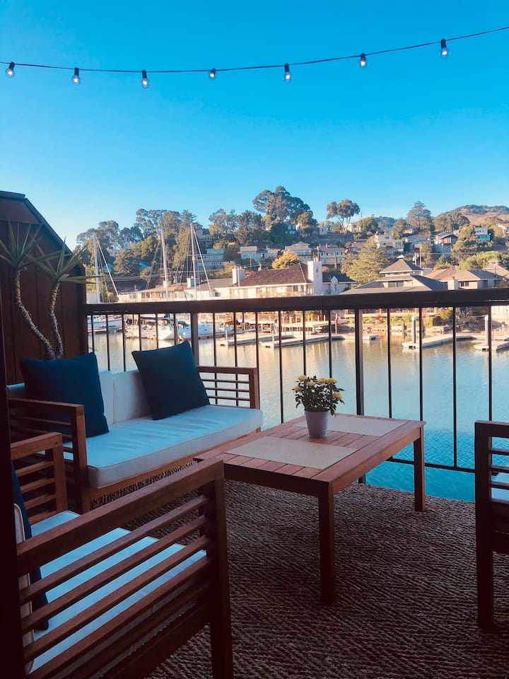 Californian Waterfront Paradise - San Rafael, CA