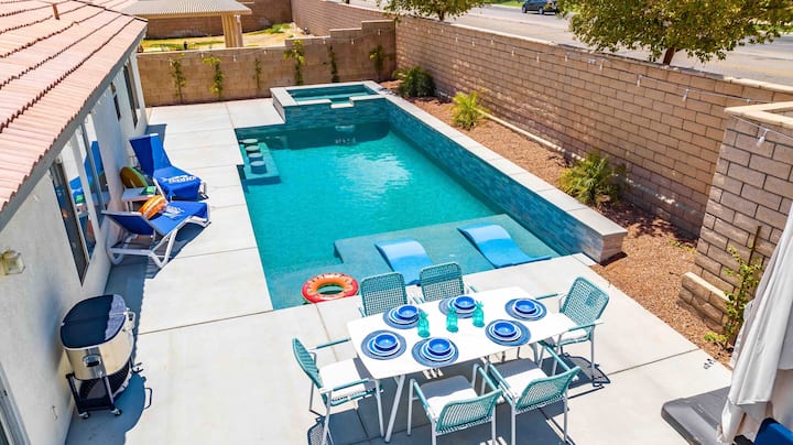 Santorini Theme Airbnb ~Pool, Game Room, Firepit - Indio, CA
