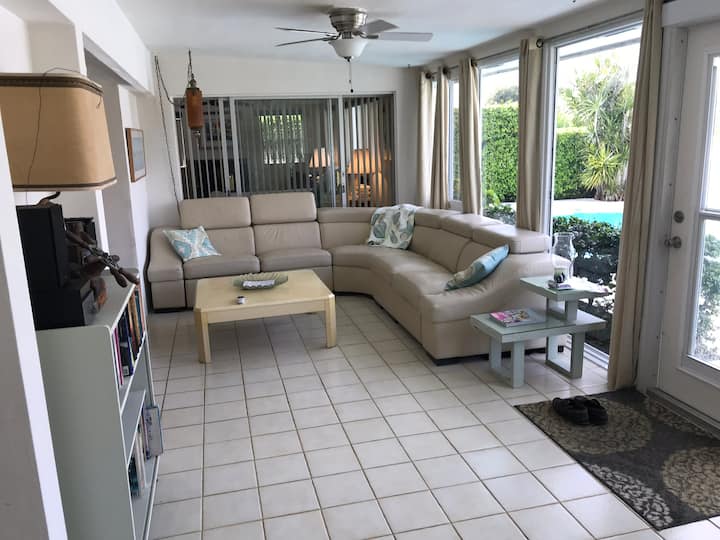 Bright Spacious Intracoastal Home Close To Beach - Deerfield Beach, FL