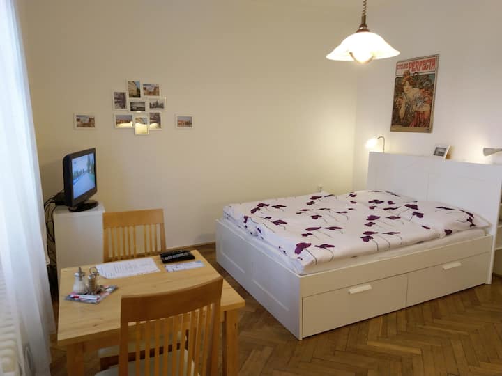 Calmflat - Prague