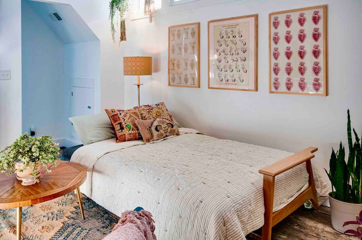 *New* Light-filled Oasis, Walk To Everything! - Nashville, TN