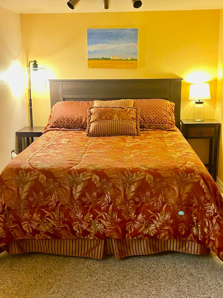 The Buddhas House:peaceful, Comfortable Bedroom - Fort Collins, CO