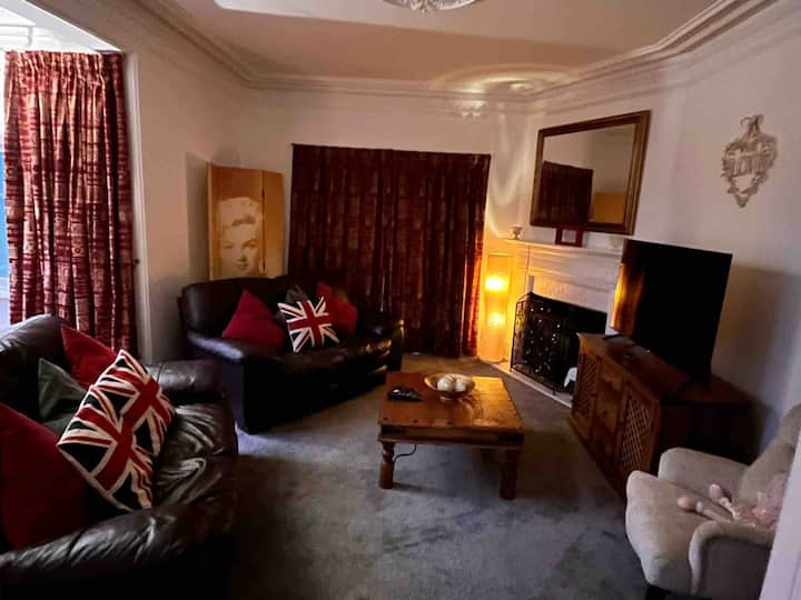 Stunning Ground Floor Apartment With Office - Maidenhead