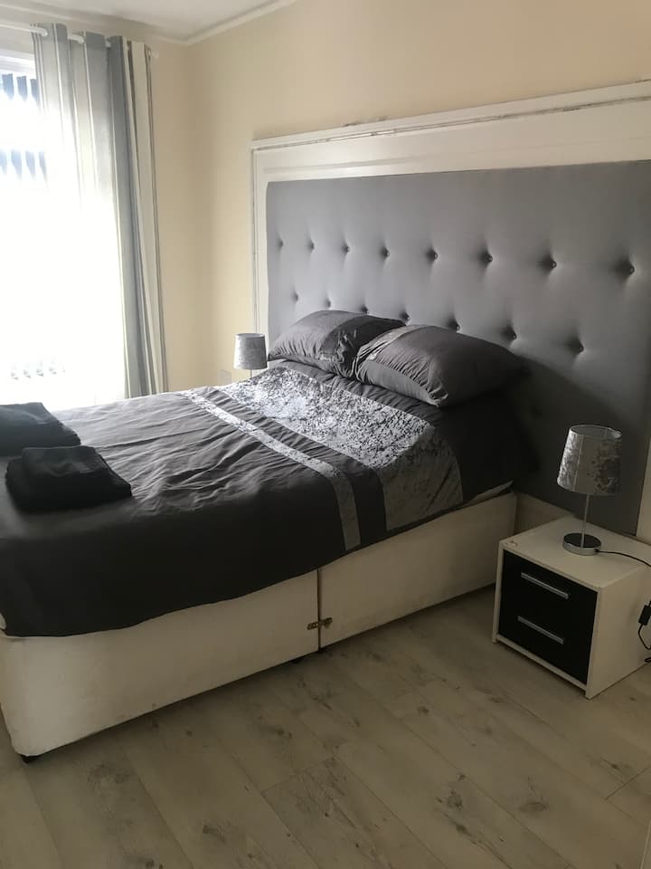 Apartment 2 -72 Queen Street Rhyl Ll18 1sb - Rhyl