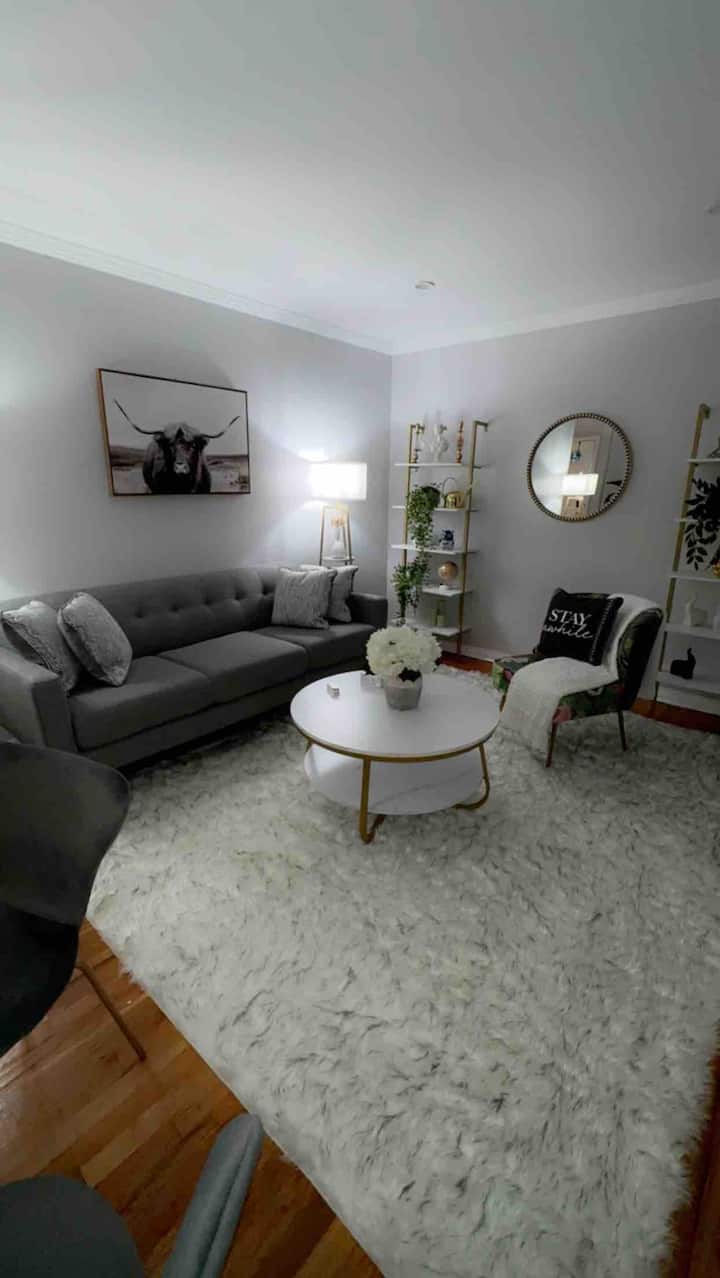 Walk Hofstra Nassau Coliseum Entire 
2bed Rmduplex - Westbury, NY