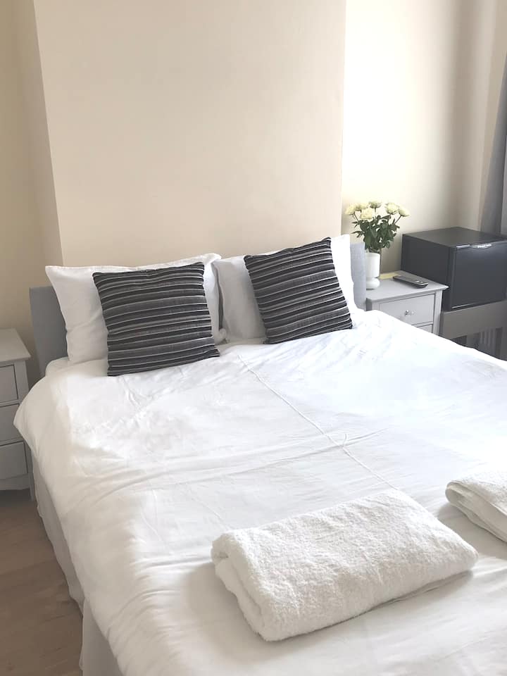En- Suite Private Room In A Lovely Home - Nottingham
