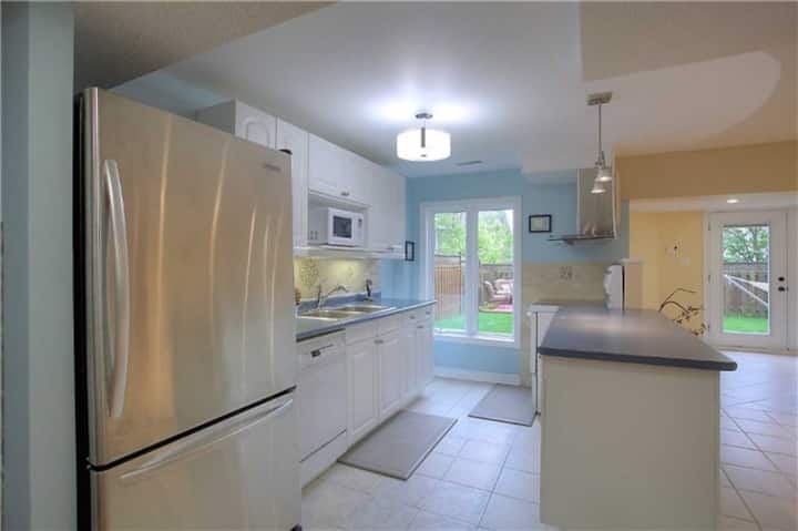 Entire Suite  : Private Place In Pickering Village - Ajax