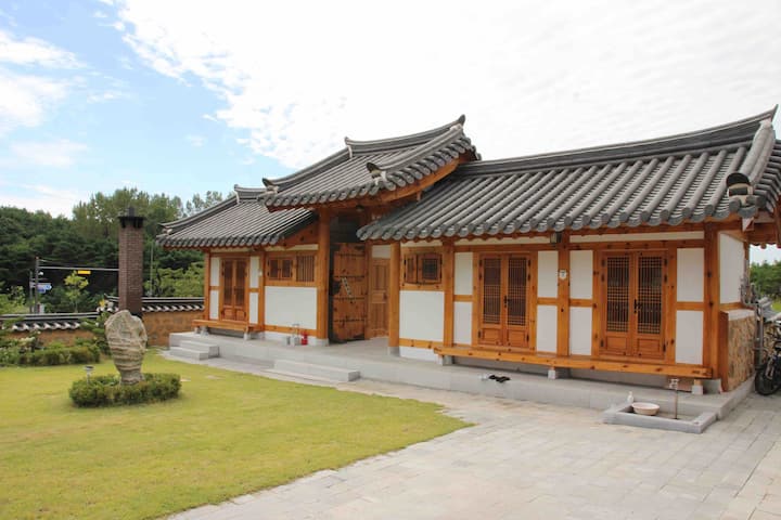 풍실 [안동 풍송재] 방1칸, 주방있는방1칸, 화장실(하회마을 10분거리) - Andong-si