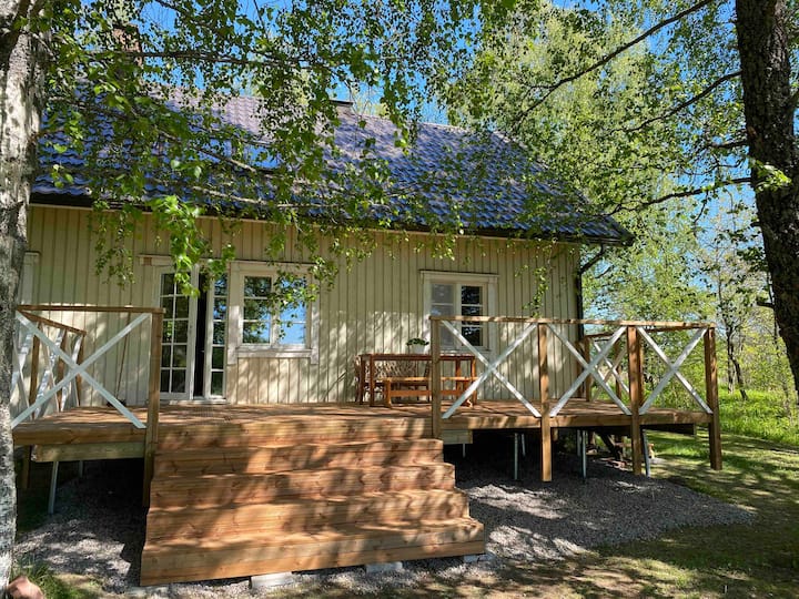 Ihana Puutalo Maaseudulla, Iso Puutarha Ja Sauna. - Karjalohja