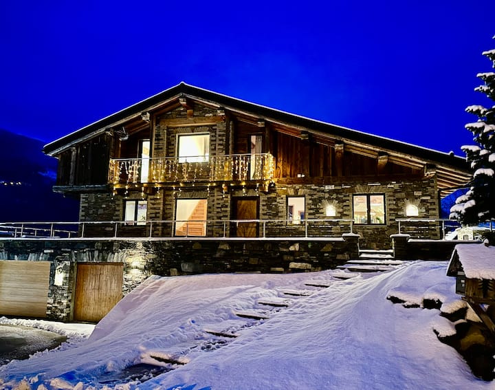 Spacious Ski Chalet, Log Fire & Jacuzzi - Sainte-Foy-Tarentaise
