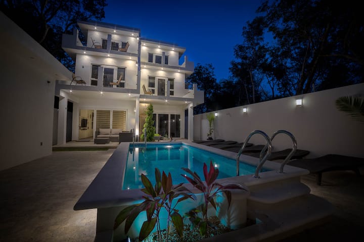 Premium Location, 4 Beds, Shops Near, Fast Wi-fi 4 - Tulum