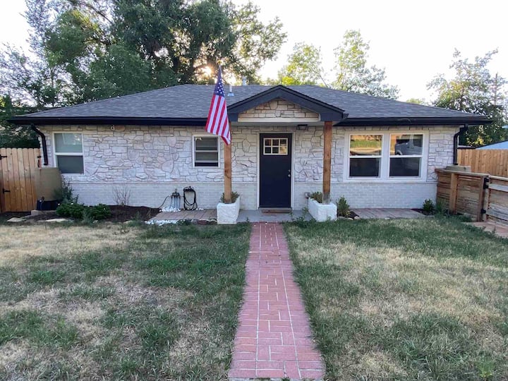 Comfortable 2-bedroom Westside Home With Office - Manitou Springs, CO