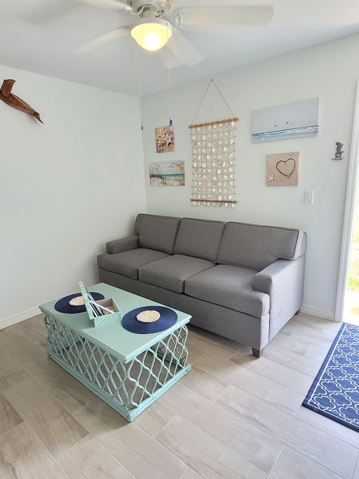 Low Fees- Entire, Private Suite Beach House - クリスマス, FL