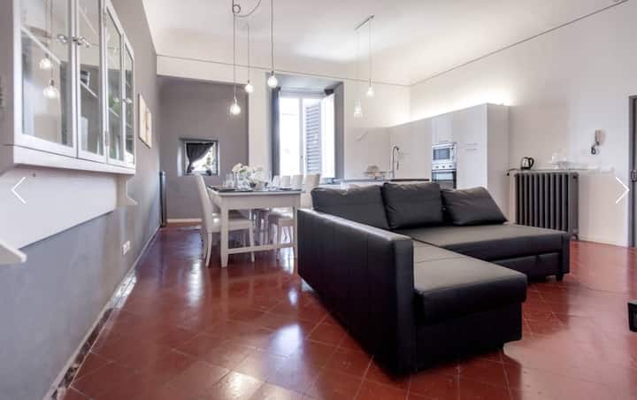 Noble Floor Of An Ancient Palace From Xiii Century - Florence