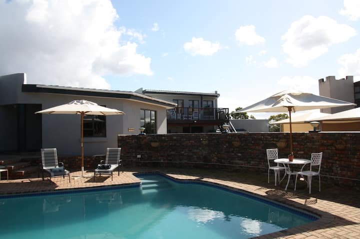 Shawheim@hartenbos Tin Roof Cottage - Mossel Bay