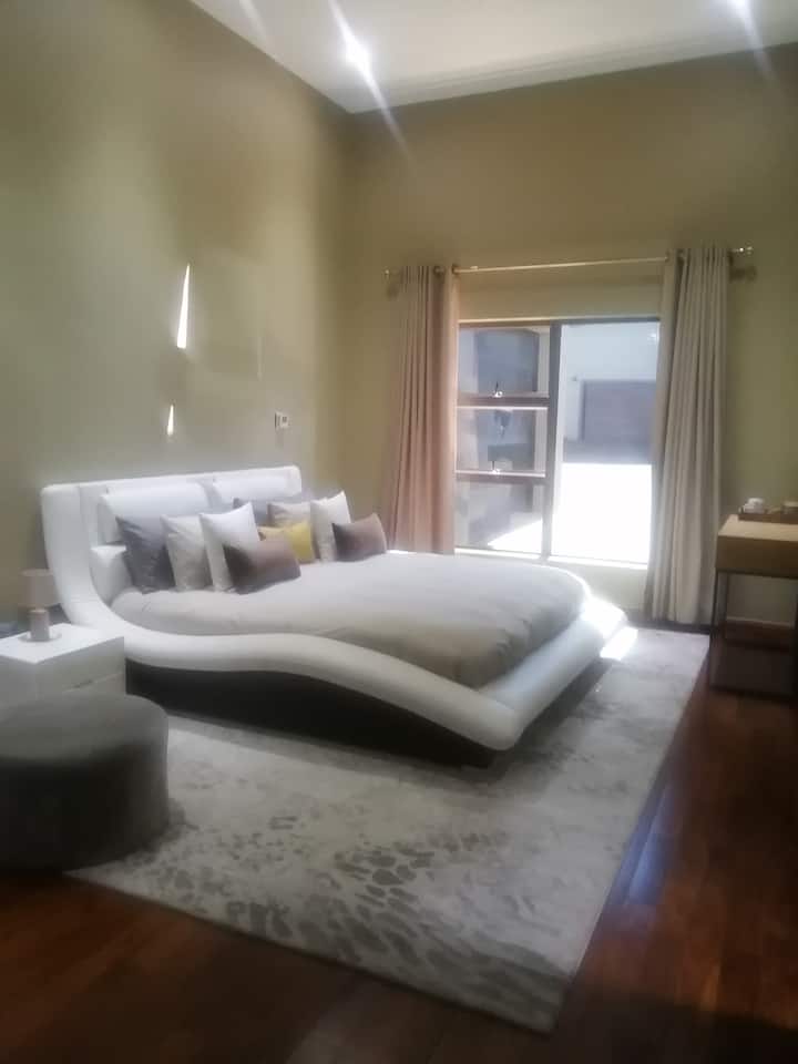 Roodeplaat Dam Luxury Accomodation - 1 Bed -