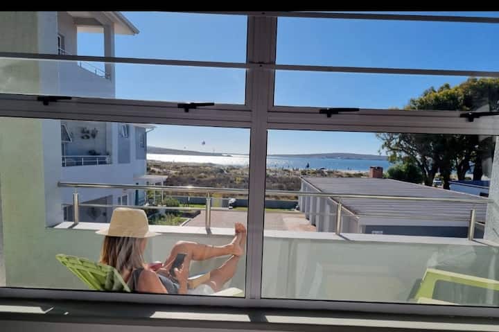 Awesome Beachfront, Kitesurfers Sea View Apartment - Langebaan