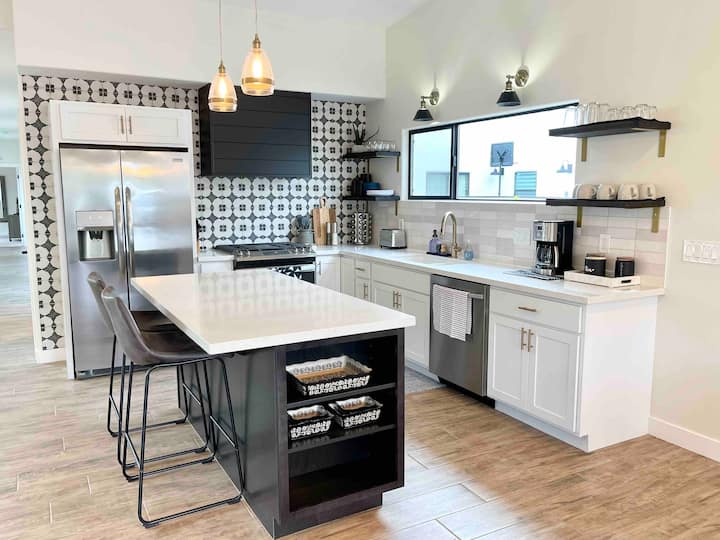Luxury Living In The Heart Of Tucson 3br/2ba - Tucson