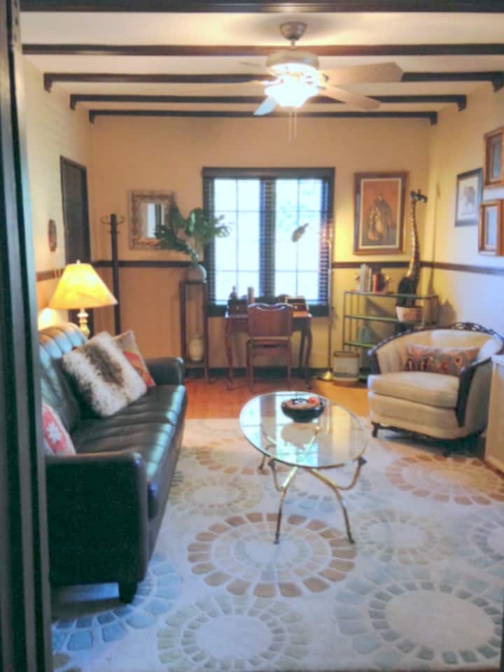 Eclectic 1 Bd Apartment In Historic Building - Cincinnati