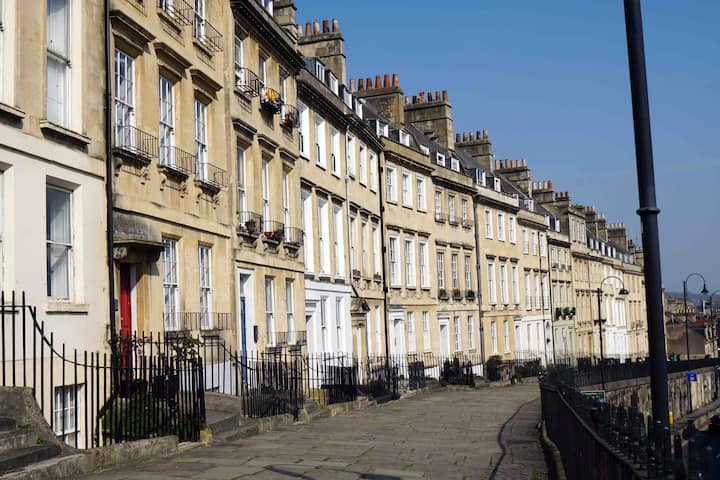 A Short Walk From The Heart Of Beautiful Bath - Bath