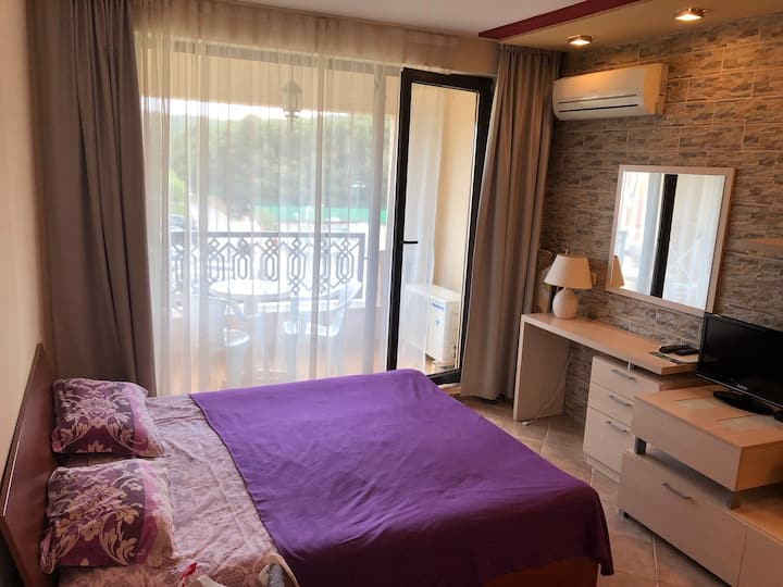 Studio-complex Green Life ( Beach Kavatsite ) - Dyuni