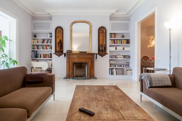 Spacious And Serene Oasis With Terrace - Barcelona