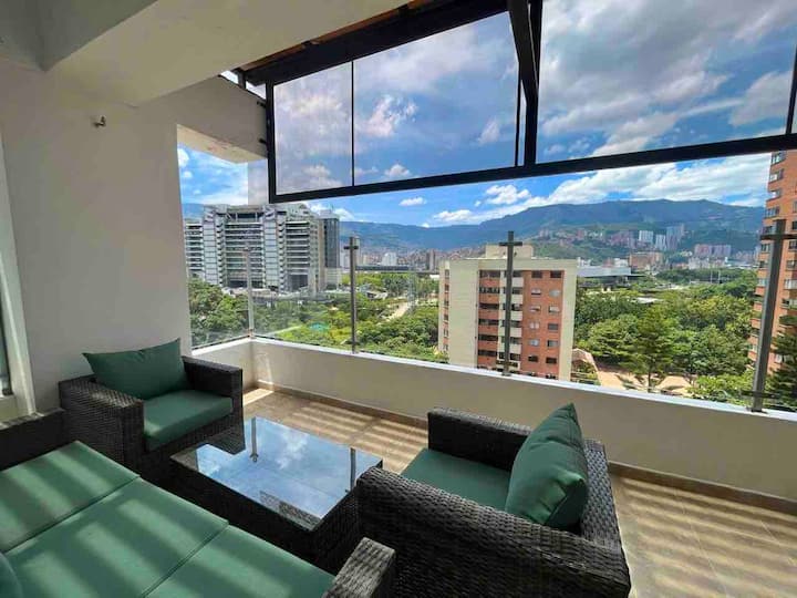 Lujoso Penthouse Con Excelente Ubicación - Medellín