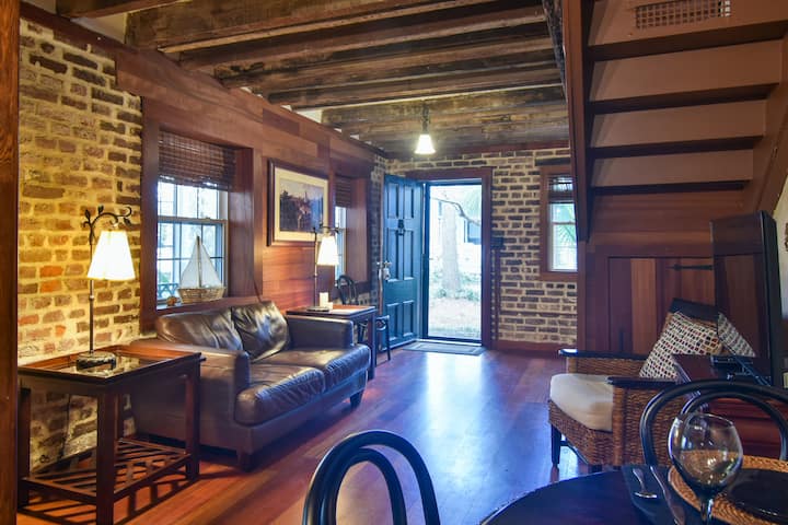 The Coach House Circa 1755 - Charleston, SC