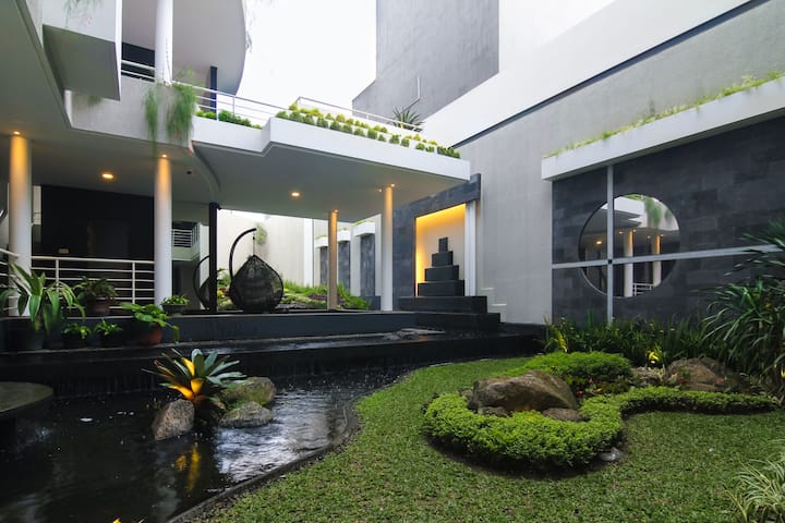 Luxury Suites 9 Br For Big Group - 1st Fl - Bandung