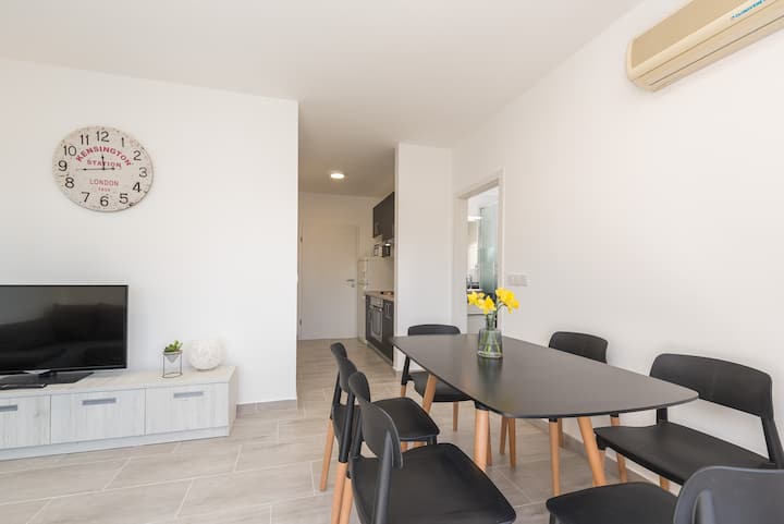 Balen 1. Modern Ap.close To The Beach &City Center - Caska