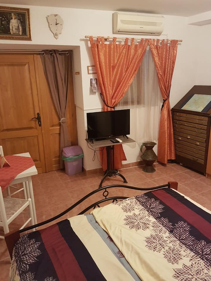 Romantic Vacation In Hart Of Rovinj - 로빈