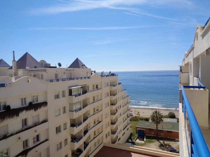 Apartamento En La Playa Con Vistas A La Montaña Y Al Mar Con Orientacion Este - Ojén