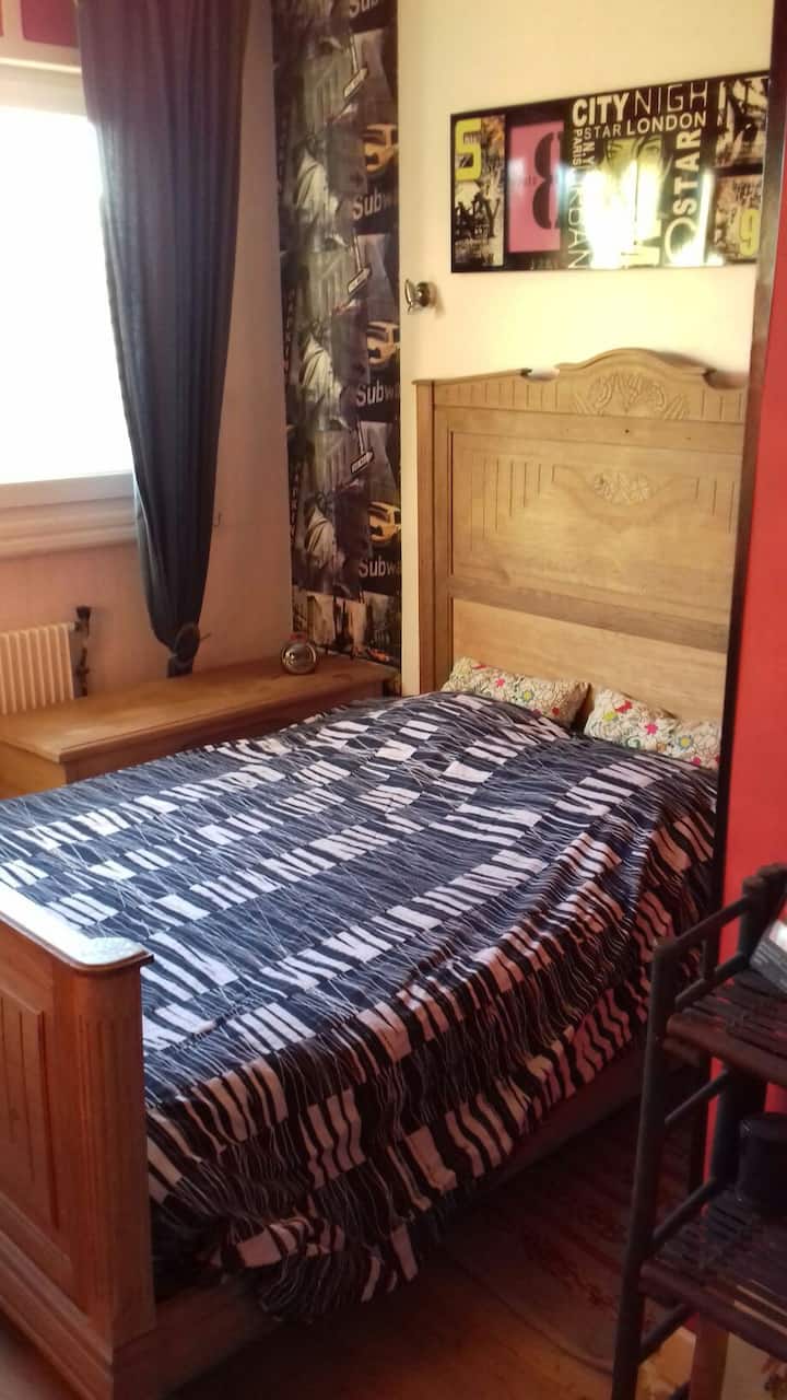 Chambre Chaleureuse Et Confortable - Bruay-la-Buissière