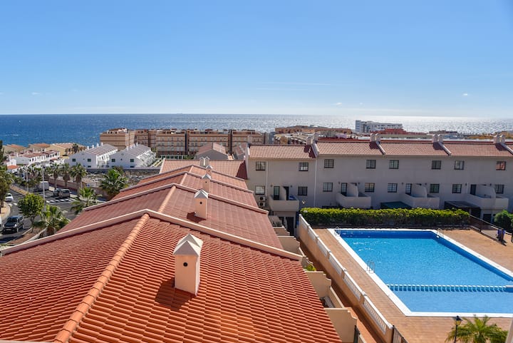 Nearby, Pool And View Of The Sea - El Médano
