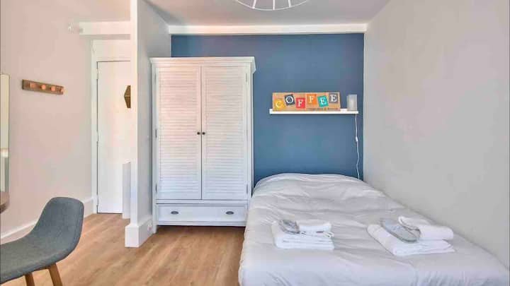 Studio à 300 M Du Métro - Ligne 1 (Facture Siret) - Paris 12e Arrondissement