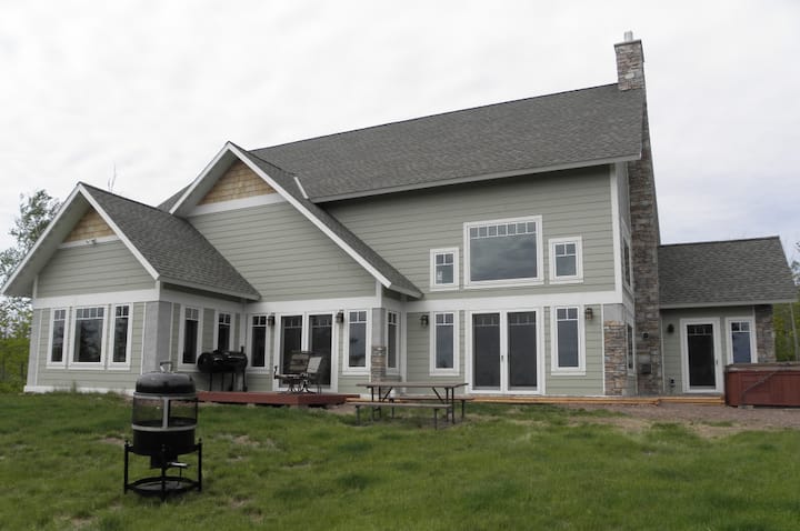 Superior Chateau Near Duluth - Two Harbors, MN