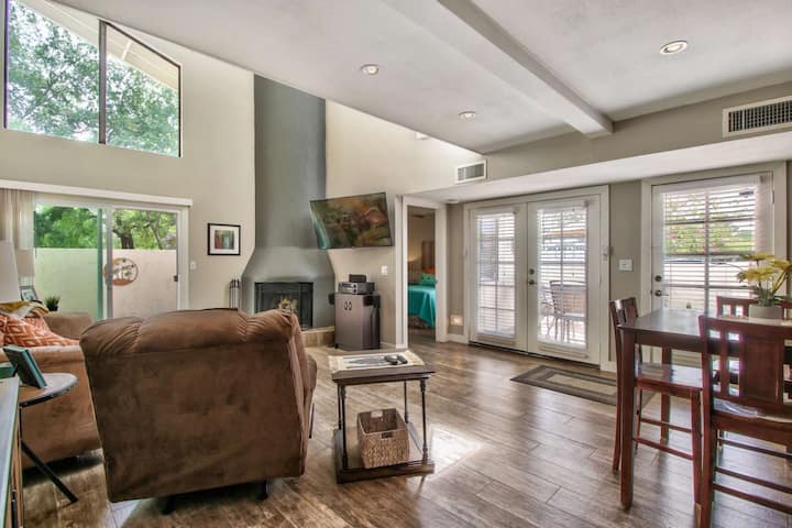 Old Town Scottsdale Modern Townhouse - Scottsdale, AZ