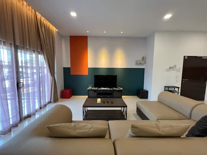 Jk Cozyhome 1 • 3br • 10pax • 2carpark - Sarawak