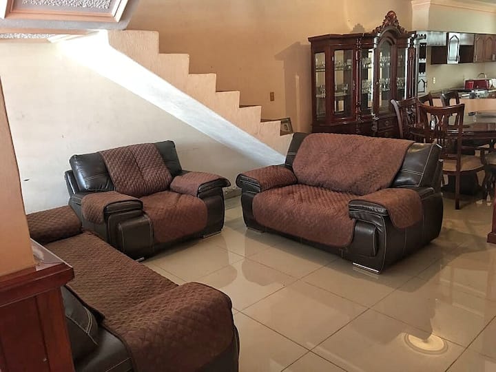 Casa Completa A 3 Min Del Santuario Guadalupano - Zamora