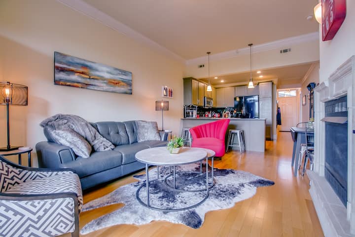 Dickson Street Condo - Fayetteville, AR