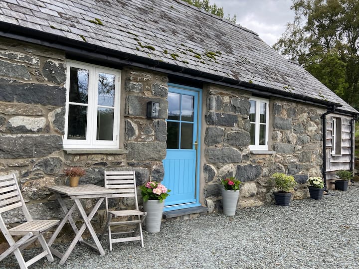 Romantic Stone Cottage In The Snowdonia Park, Bala - Bala