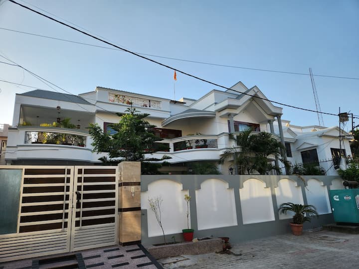 Narayan Niliyam - Haridwar