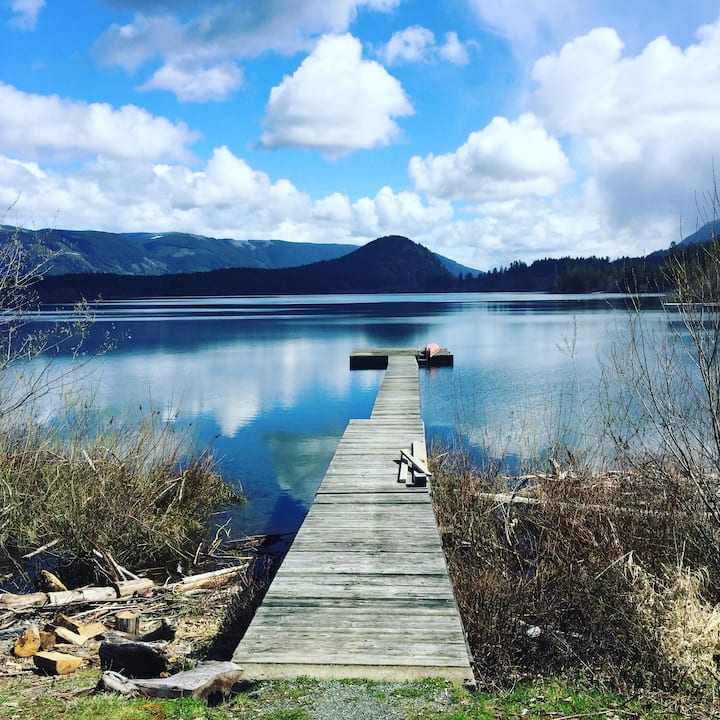 Contemporary Home On Cowichan Lake - Lake Cowichan