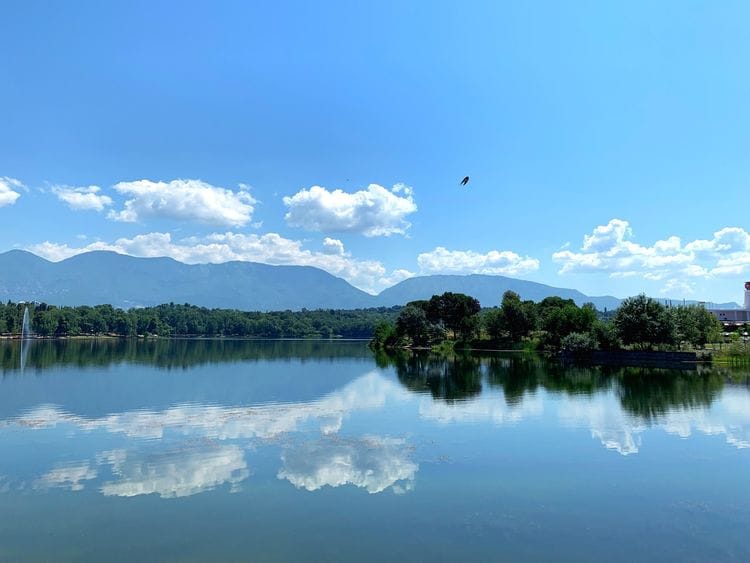 Vue sur le lac - Tirana, Albanie - Appartements à louer à Tiranë, Qarku ...