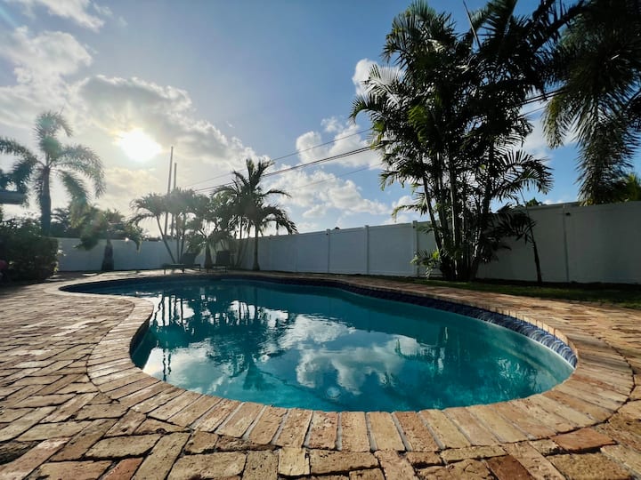Private Paradise, Heart Of East Boca Raton- Family Vacation/flexcation Friendly! - Boca Raton, FL